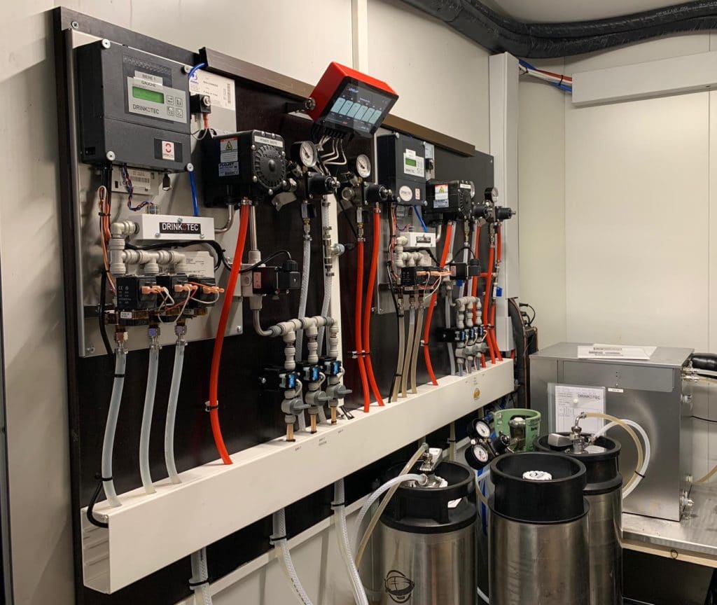 DRINKOTEC | Levelup, Connected beer and wine line counter